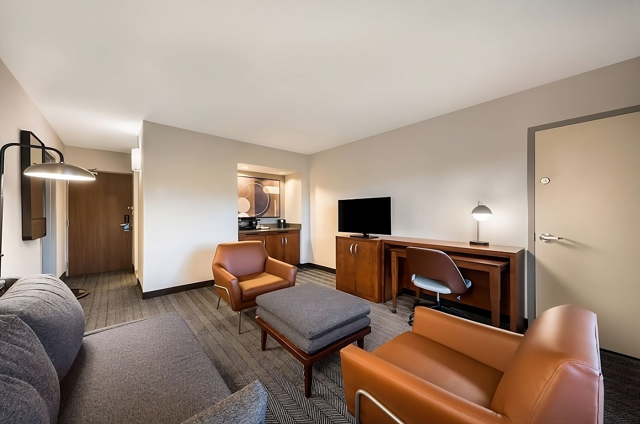 Your Home Away From Home! W/ Outdoor Pool, Near The Tech Museum Of Innovation - San Jose, CA