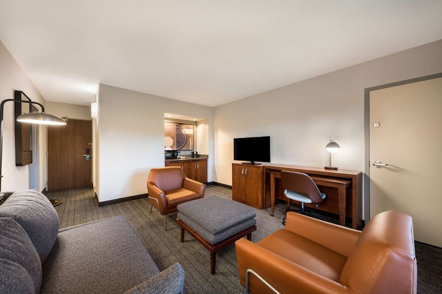 Affordability Meets Comfort! 2 Modern Units, Near Happy Hollow Park And Zoo - San Jose, CA