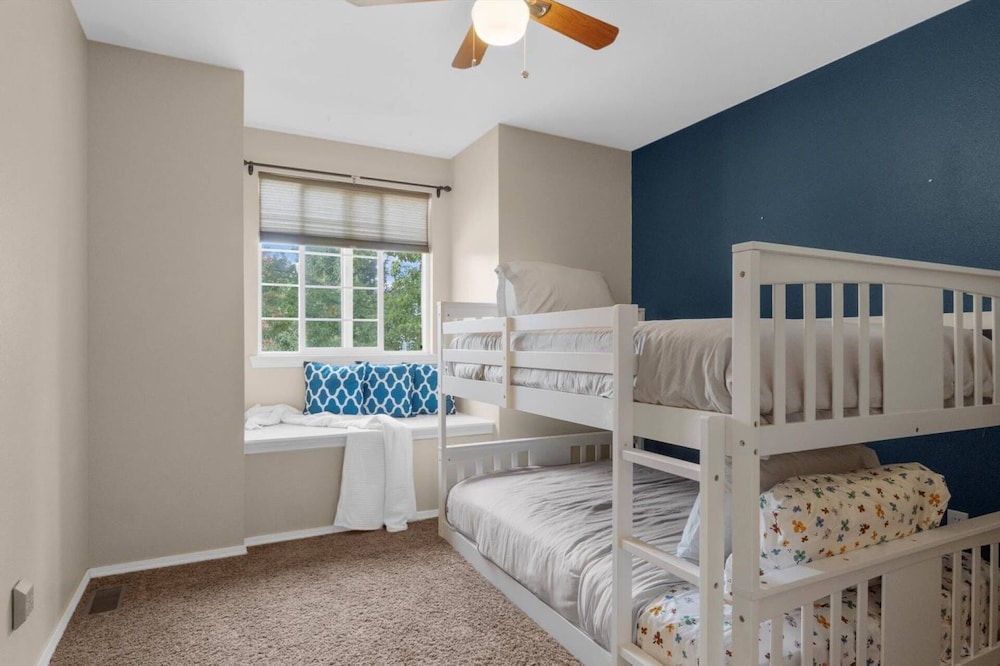 Relax In Dog-friendly Modern Farmhouse Stye | A Stroll Away From Downtown Eagle! Bbq & Patio! - Meridian, ID