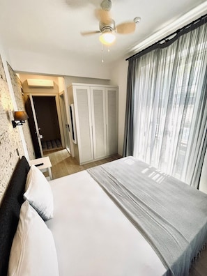 Quarto casal executivo | Roupas de cama premium, cofres nos quartos