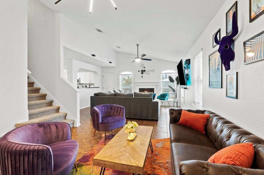 Cowboy Pool Near Kalahari Resort King Bed Large Patio Firepit Table - Texas