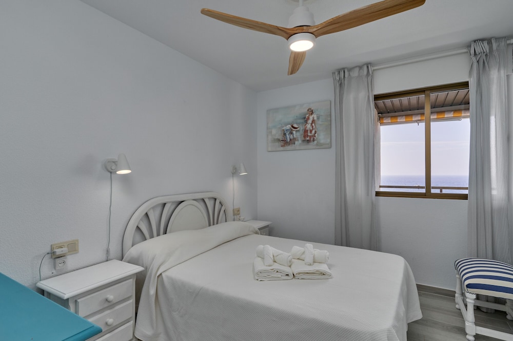 Apartment 'Apartamento El Rompeolas' With Sea View, Wi-fi And Air Conditioning - Almuñécar