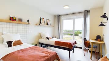 Quarto Twin Superior | 1 quarto, roupa de alta qualidade, secretária