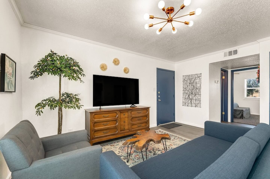 Elise: 2 Bdrm, Walk To A&m, Comfy King Beds - Bryan, TX