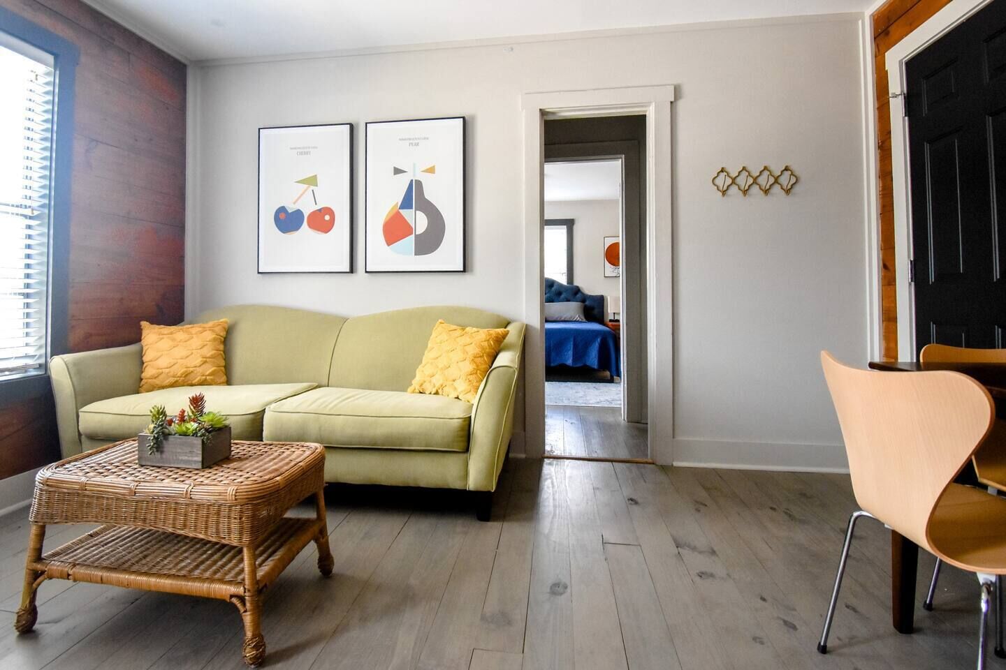 Sully's Loft:walk To A&m-comfy King Bed-cool Style - Bryan, TX