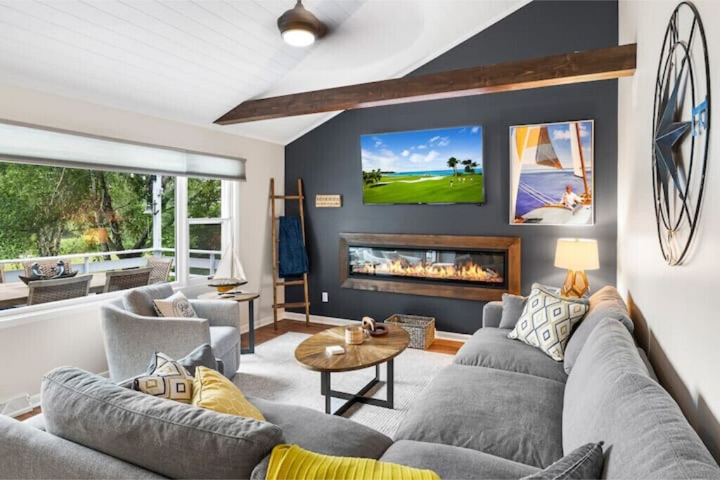 Lake Views And Minutes From Lawsonia Golf Course And Downtown Green Lake. - Green Lake, WI