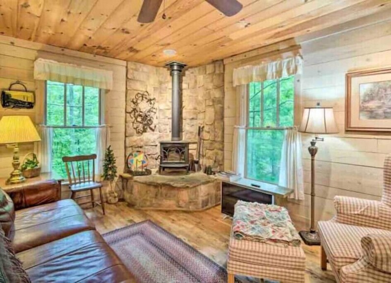 Emerson's Cabin At Dennis Mill - Chatsworth, GA