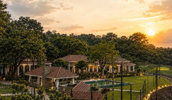 Fhr Wilderness Lodge Chandigarh By Tutc - Chandigarh