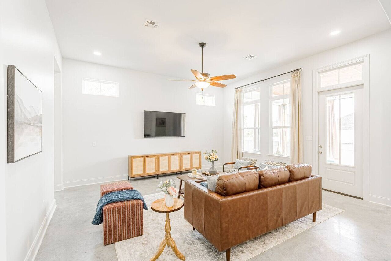 Brand New, Modern Home  In The Heart Of Lafayette - Lafayette, LA