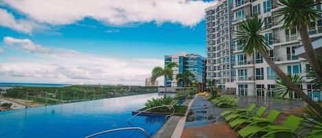 3 piscinas externas