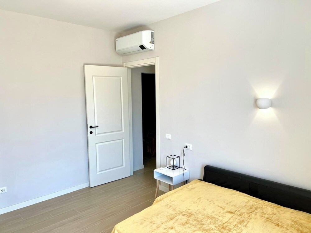 Beautiful Riva del Garda 2BR apartment with A/C! Sleeps 6 people + Free ...