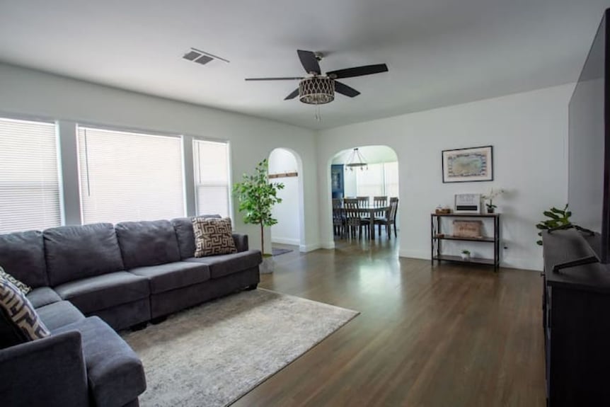 Spacious And Modern For The Whole Family To Enjoy. - Bakersfield, CA