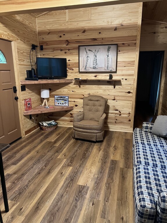 New Listing\nsecluded New Cabin Close To Waynesville & Lake Junaluska - Lake Junaluska, NC