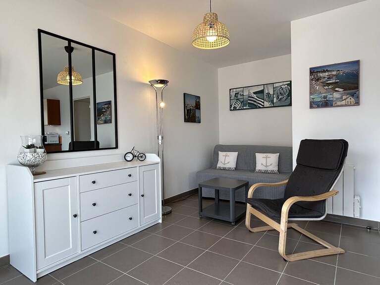 517 - Appartement T2, En Plein Cœur D'erquy. - Erquy