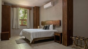 Suite Premium | Edredões de penas, secretária adequada para computadores portáteis