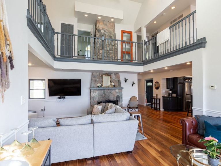 Private Lakefront Home 30 Minutes From Downtown Ann Arbor! - チェルシー, MI