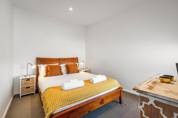 Bellerive Quay - 2 Bedroom Apartment - Hobart