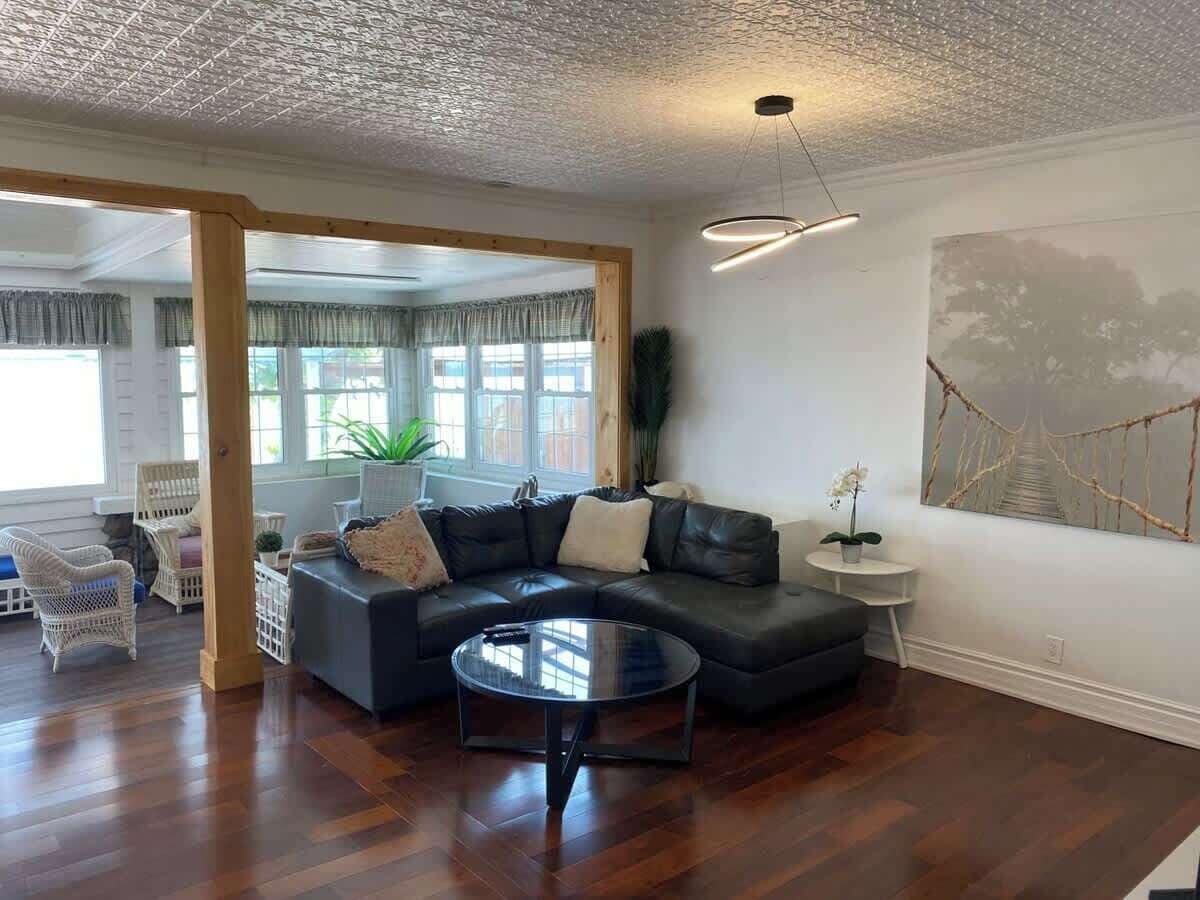 Water Front Beach House - 3br W Bbq & Sunset! - Fort Érié