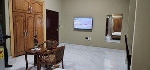 Quarto luxo | 1 quarto, cofres nos quartos, escrivaninha