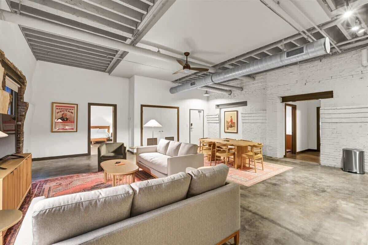 Industrial 3br Loft In Historic Whiskey Row Lofts - Louisville, KY
