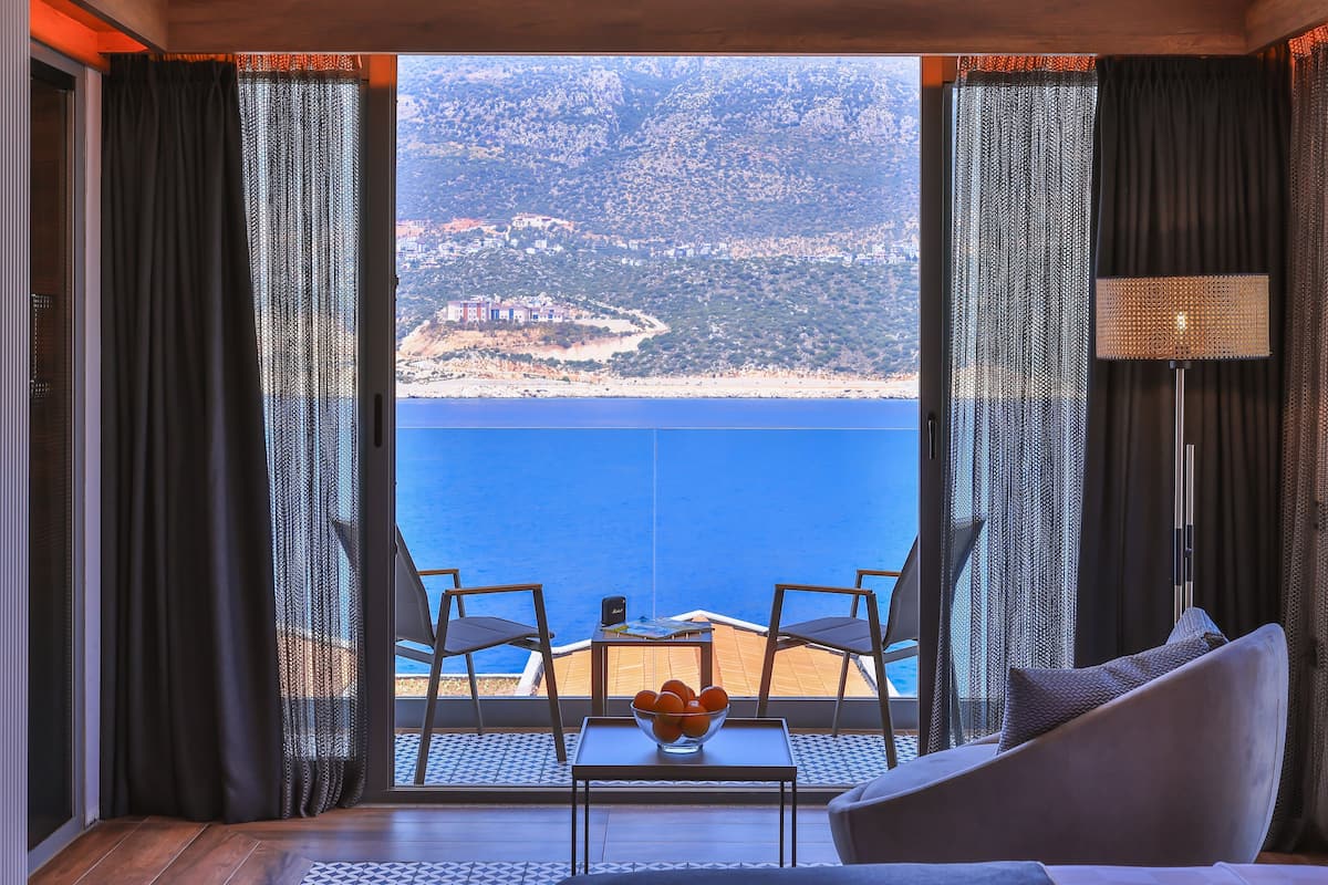 Quarto luxo, vista para o mar | 1 quarto, edredons de pluma, frigobar, cofres nos quartos