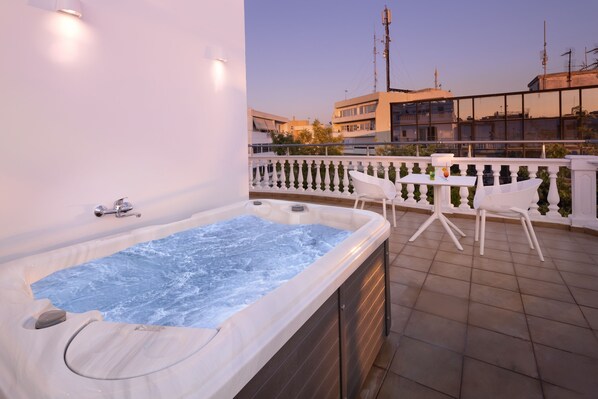 Banheira de hidromassagem privativa