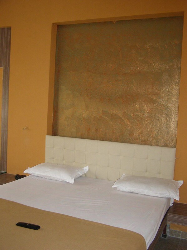 Hotel Sanai Residency - Wai