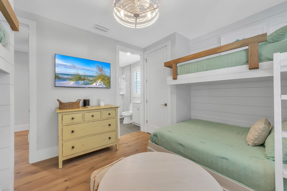 Rooftop deck with Gulf views - Villa Rayo Del Sol - Bradenton Beach | Vrbo