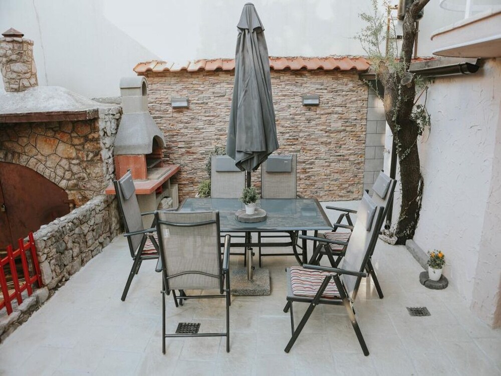 Apartments Mil - 30 m From Beach Reviews, Deals & Photos 2025 - Vrbo