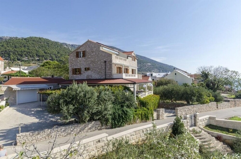 Lemar - With Parking - A6 Light Reviews, Deals & Photos 2025 - Vrbo