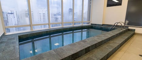 Suite-Estúdio Exclusiva | Piscina | Piscina exterior