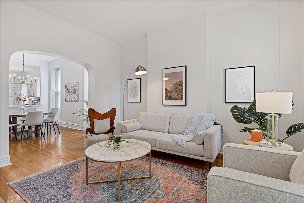 Newly Updated Vintage 6 Bedroom Single Family Home By Allset Turnover - Oak Park