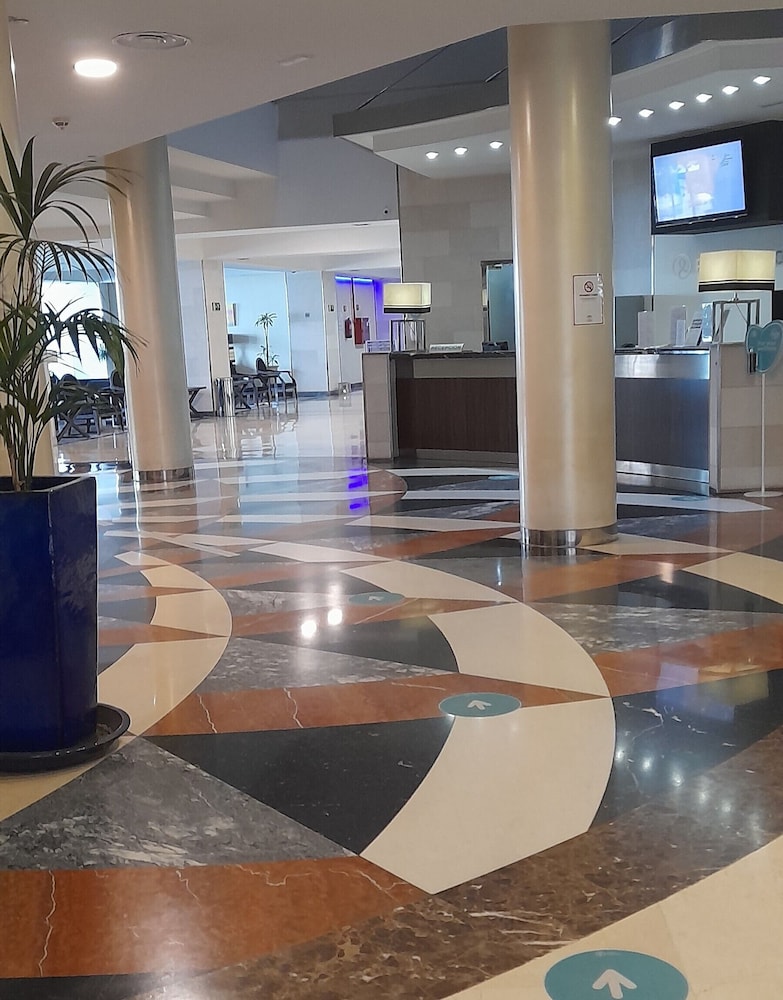 Apartamento En Edificio De Lujo
Disponible A Partir Del 9 De Agosto - Selwo Marina