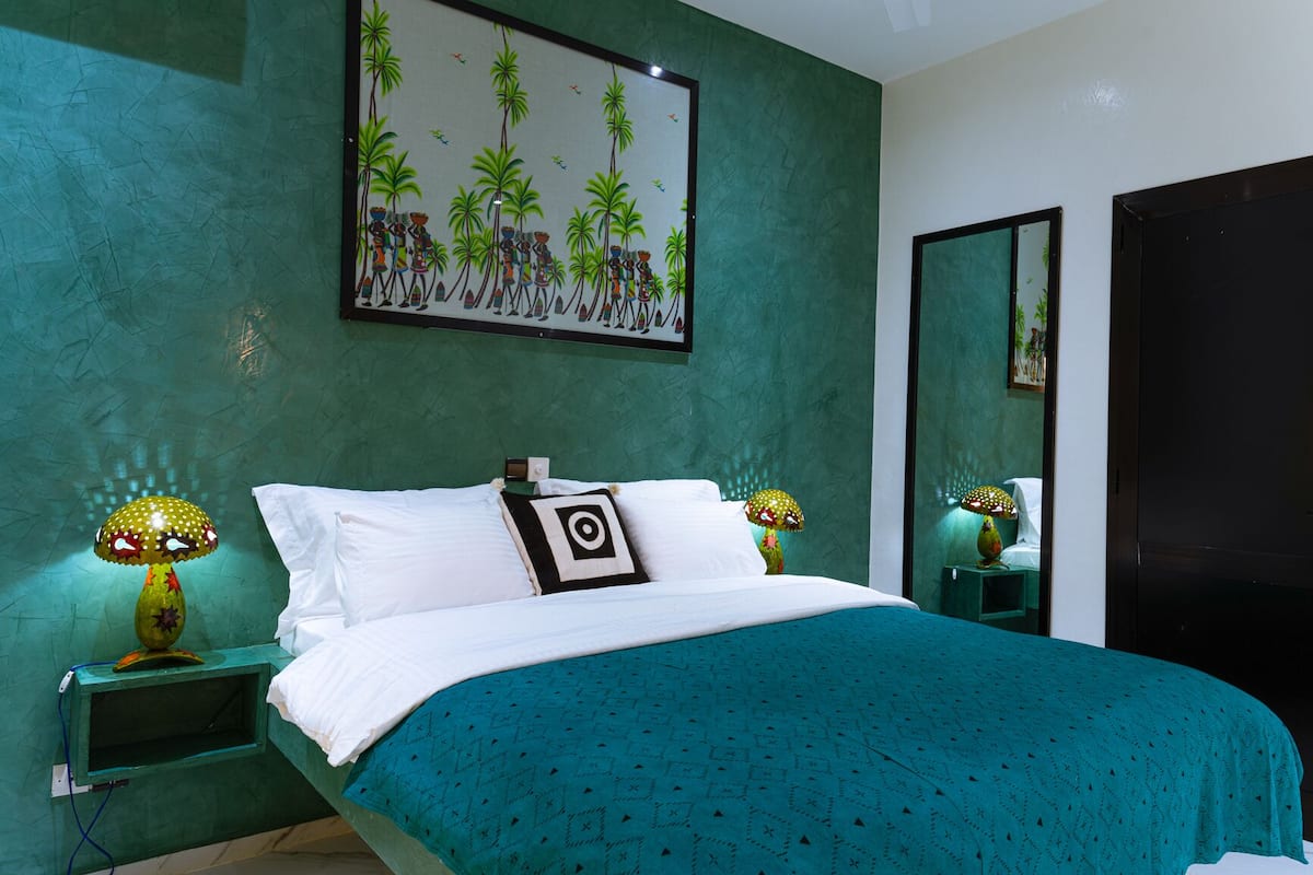 Quarto casal, vista para o jardim | 2 quartos, roupas de cama premium, individualmente decorados