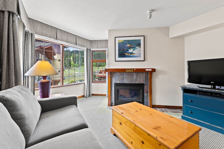 Hearthstone Lodge #326 - Sun Peaks