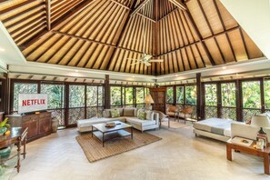 Villa Familiar, 3 quartos, vista para o jardim | Sala de estar