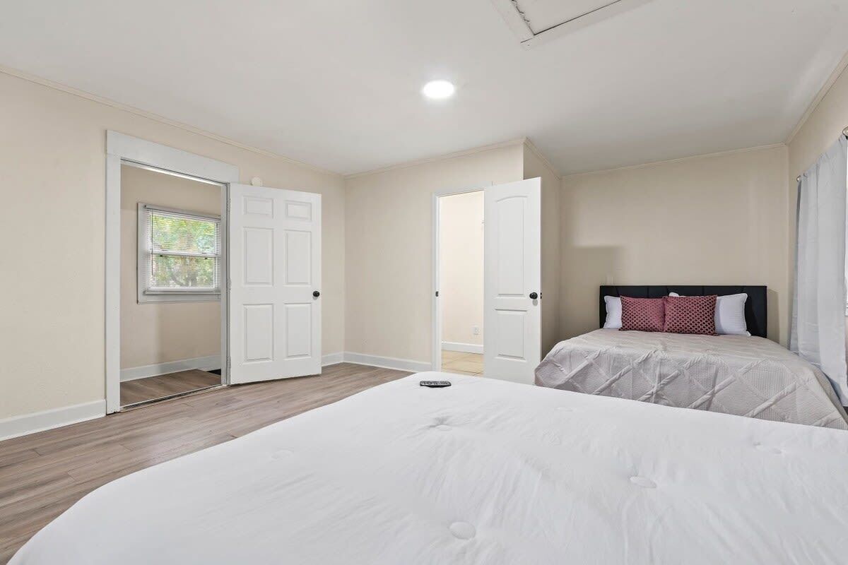 The Lily Pad Modern Cottage In The City - Mobile, AL