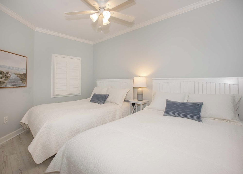 SPRING BREAK ON THE SAND! Perfect 5-star beachfront on Gulf of America ...