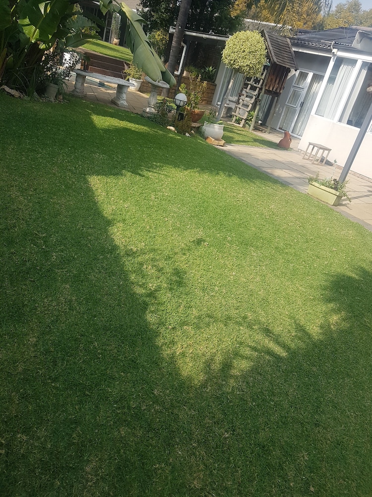 Lala-nathi Guest House & Self Catering - Midrand