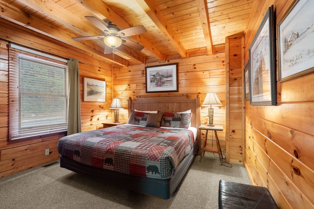 Pigeon Forge Resort! Mountain Views | Fireplace | Bbq | Arcade | Jacuzzi Tub - 피전 포지