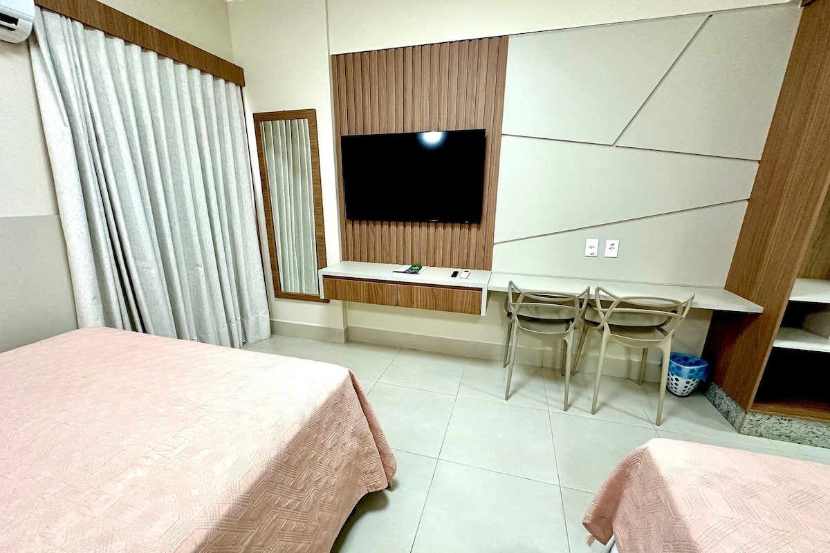 1 quarto, Wi-Fi de cortesia, roupa de cama