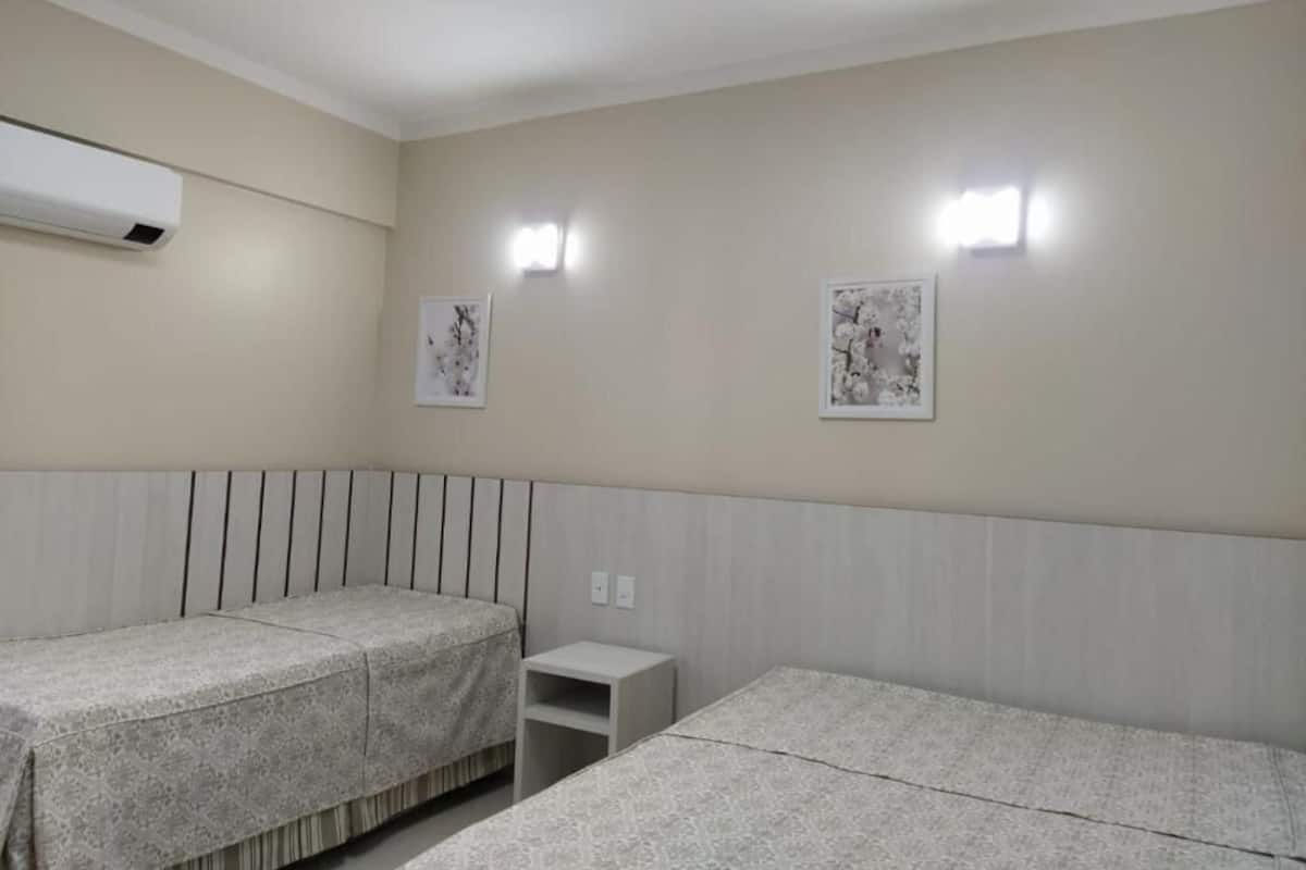 1 quarto, Wi-Fi de cortesia, roupa de cama