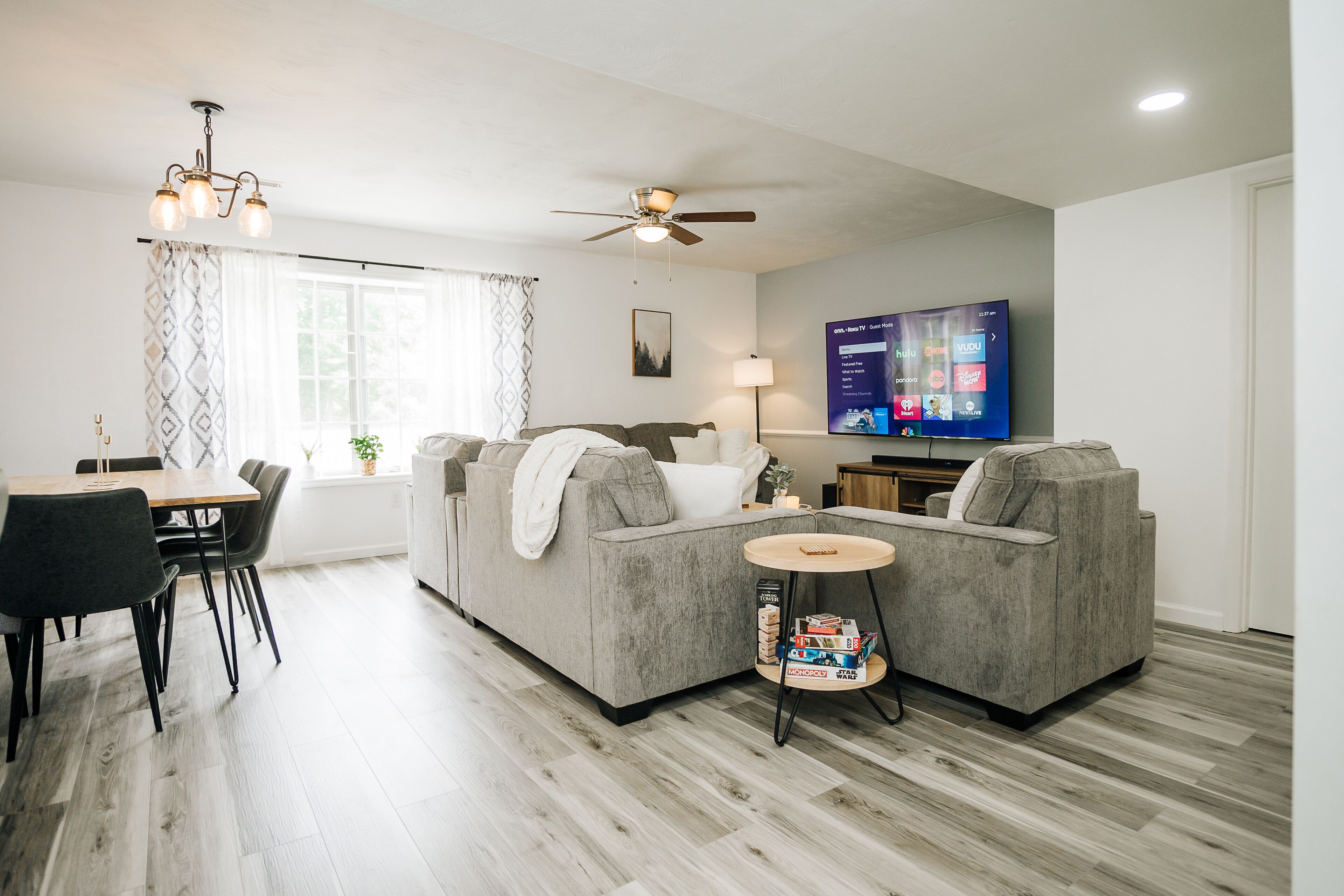 Modern Townhome In Lynchburg! 3 Bed 2.5 Bath Only Minutes From Everything! Cozy! - Big Island, VA