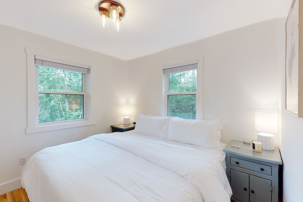 Dog-friendly Retreat With An Enclosed Yard, Firepit, Games, And Central Ac - Eureka Springs, AR