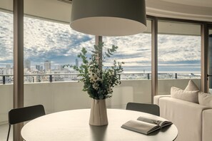 Apartamento Deluxe | Sala de jantar