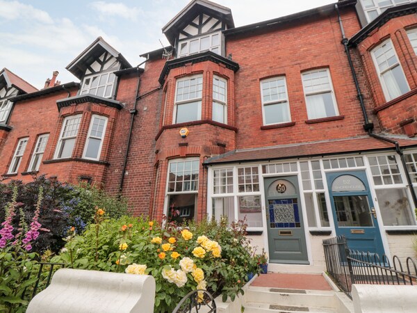 50 West Street Edelweiss - Scarborough