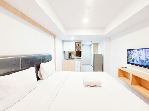 Cozy And Strategic Studio Apartment At De Prima - Medan