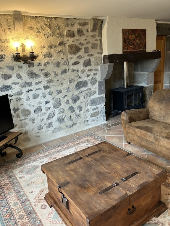 Maison De Campagne De Varennes - Besse en Chandesse