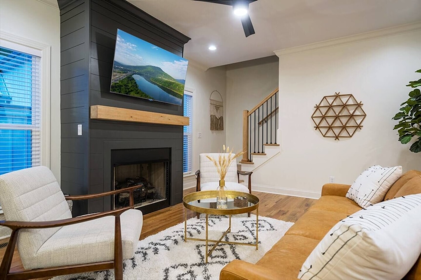 Urban Hive | Spacious Stay W/ Ev Charging - Tennessee Aquarium Conservation Institute