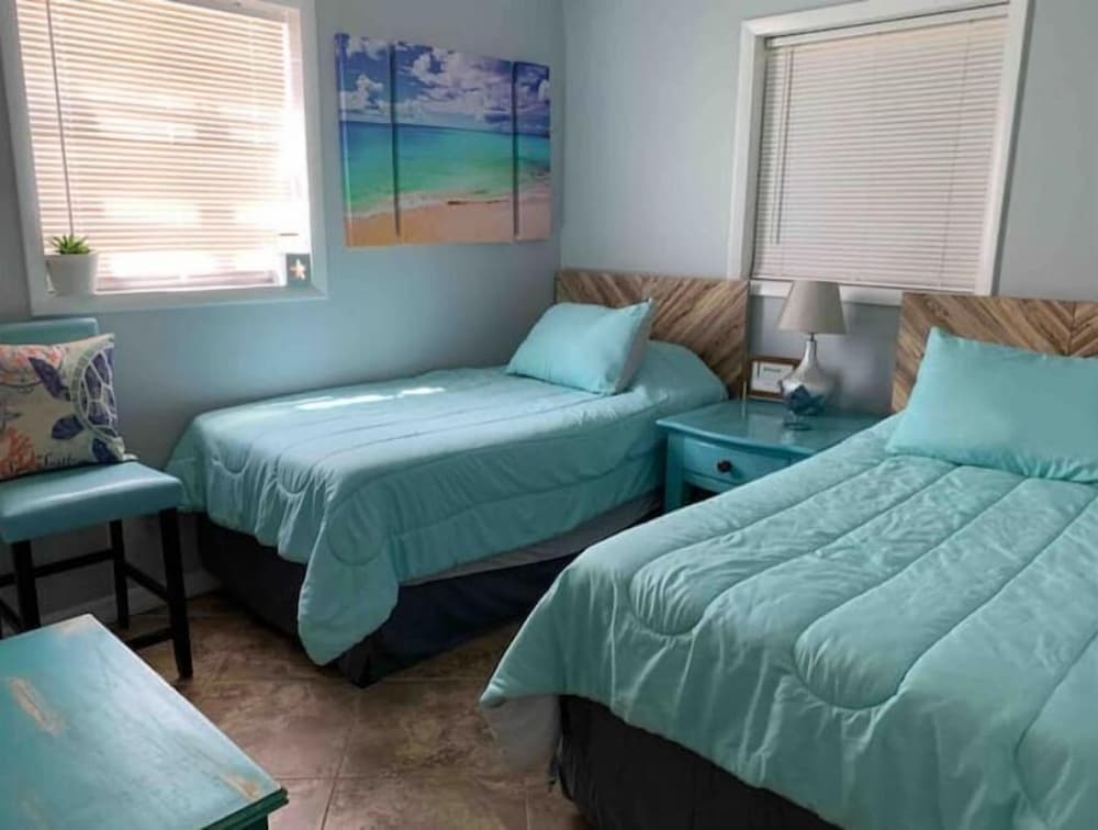 Quaint Coastal Pool Home Oasis Florida Space Coast, By Beach&space Coast Stadium - Melbourne, FL